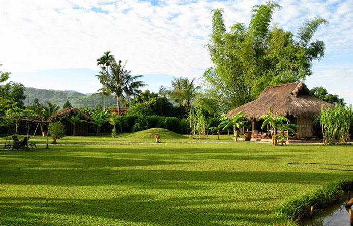 Trình bày cảm nhận của anh (chị) về đoạn thơ: Những người vợ nhớ chồng ...